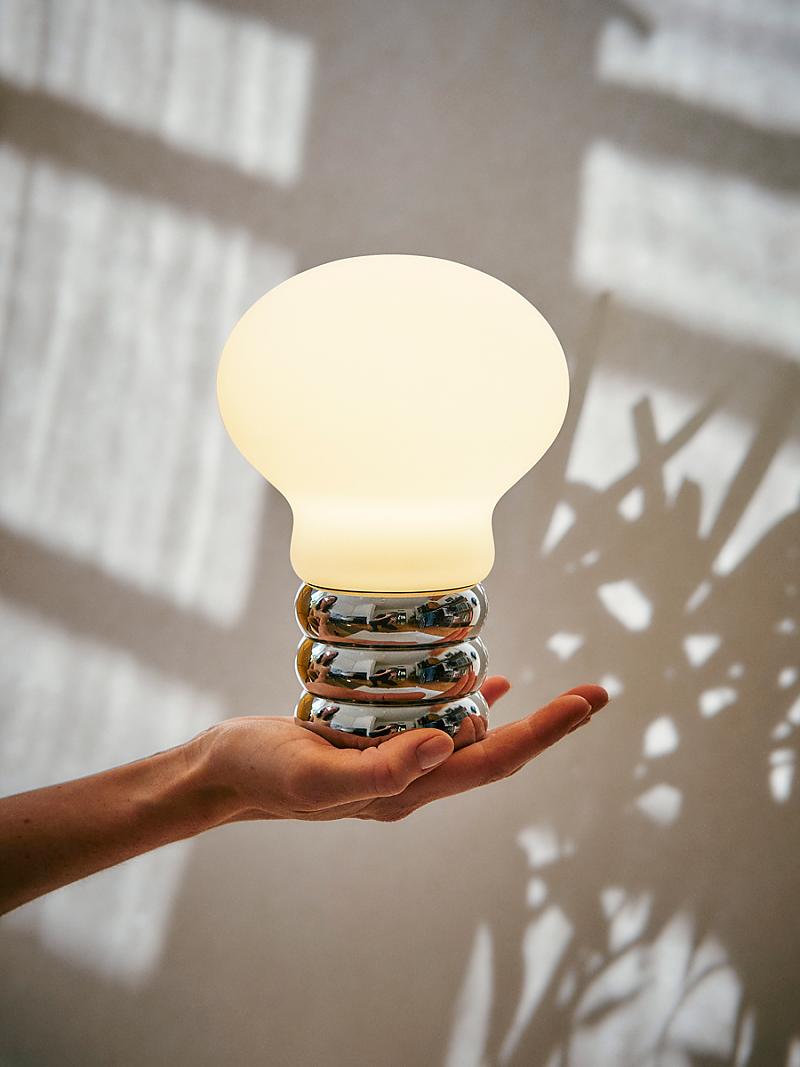 Ingo Maurer: b.bulb | battery lamp | table lamp