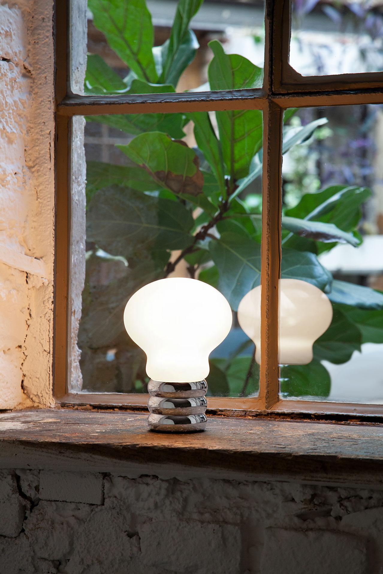 Ingo Maurer: b.bulb | battery lamp | table lamp