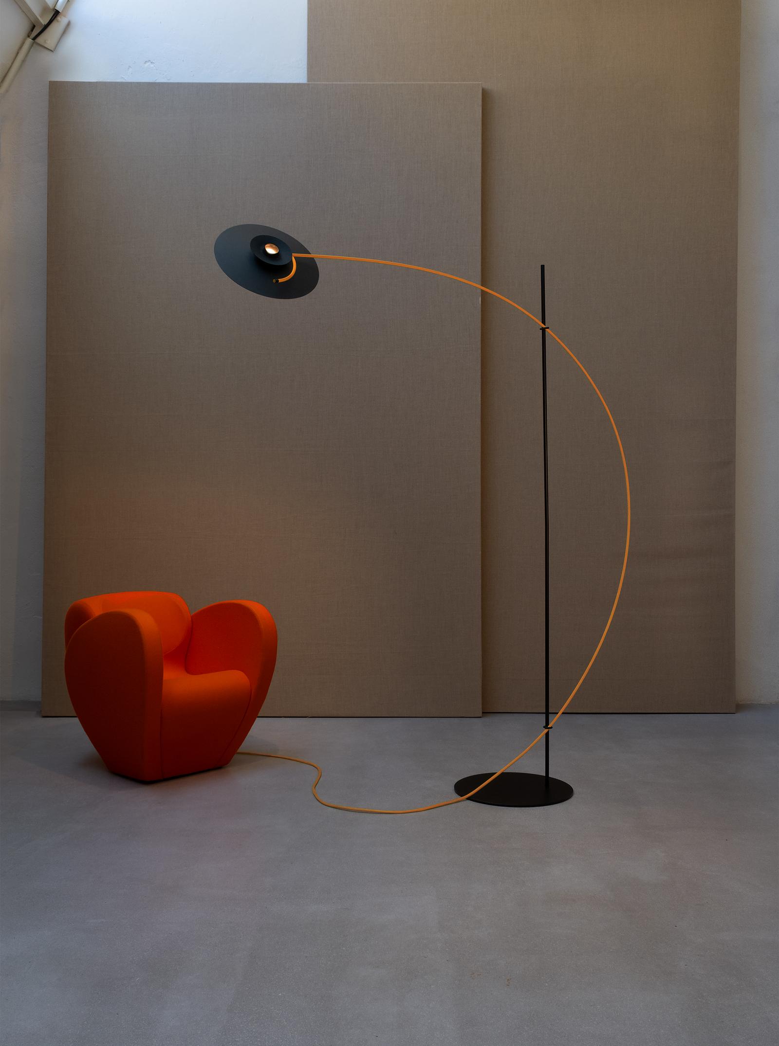 Ingo Maurer: Ms. Bowjangles Tall