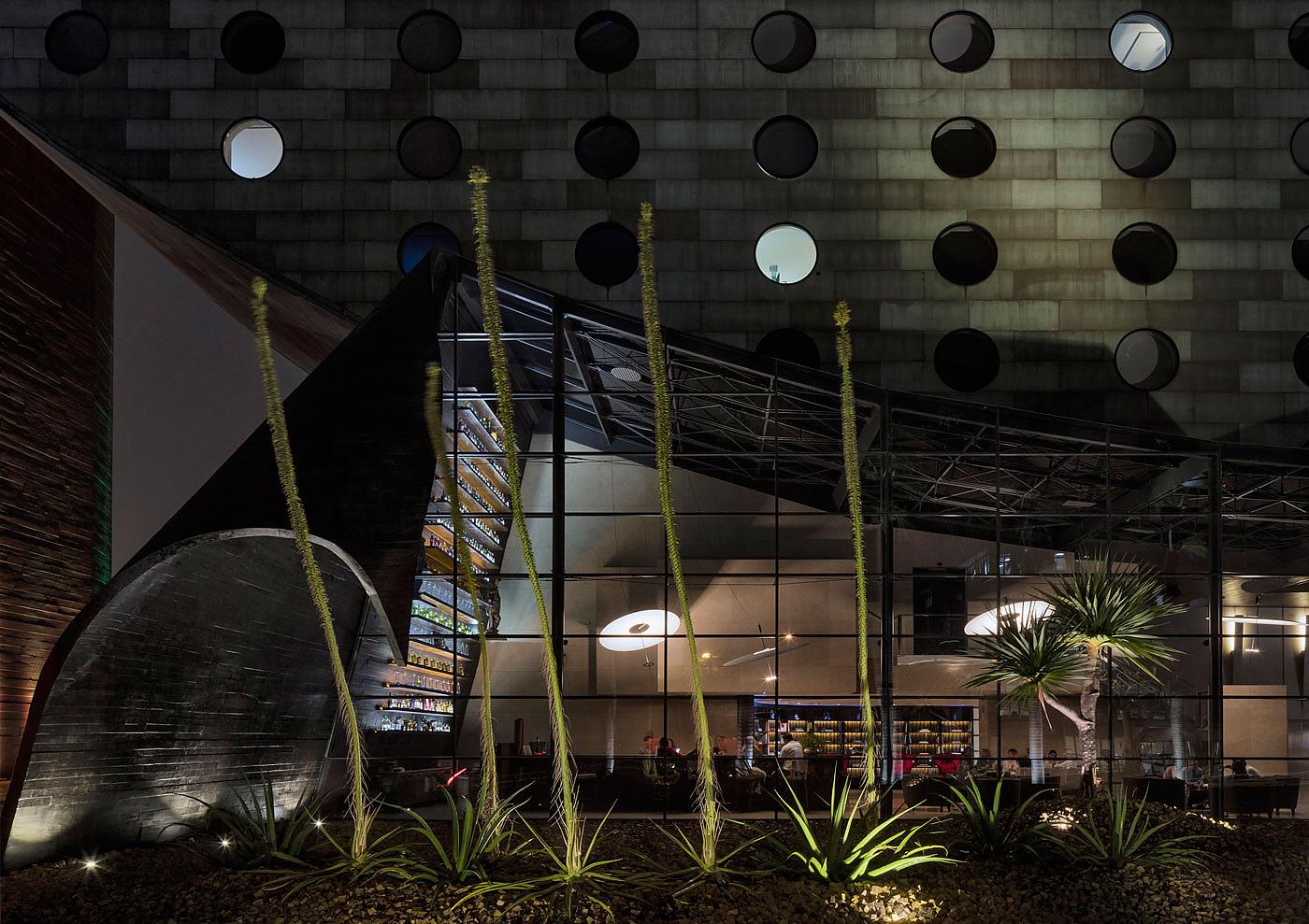 Ingo Maurer: Hotel Unique